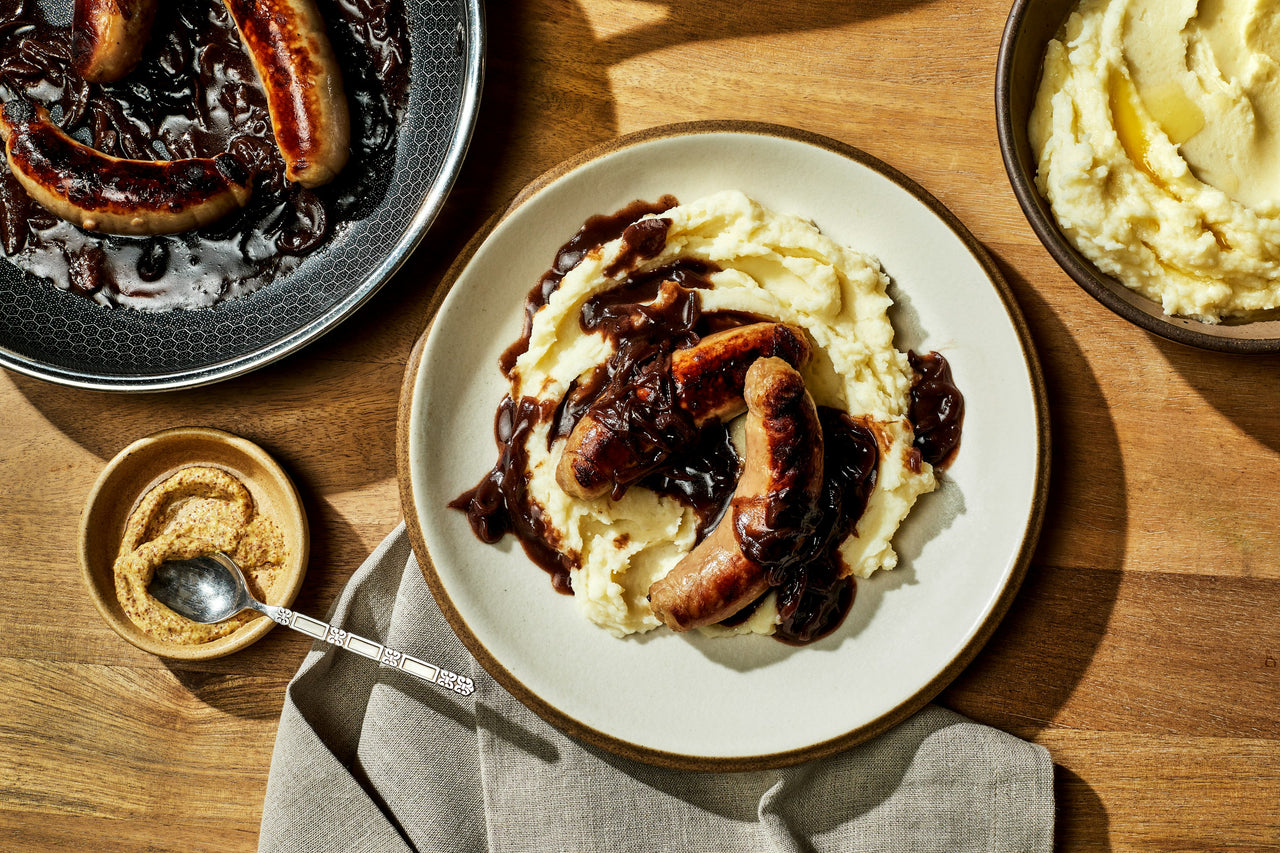 Bangers, Mash and Red Onion Gravy – HexClad Cookware AU